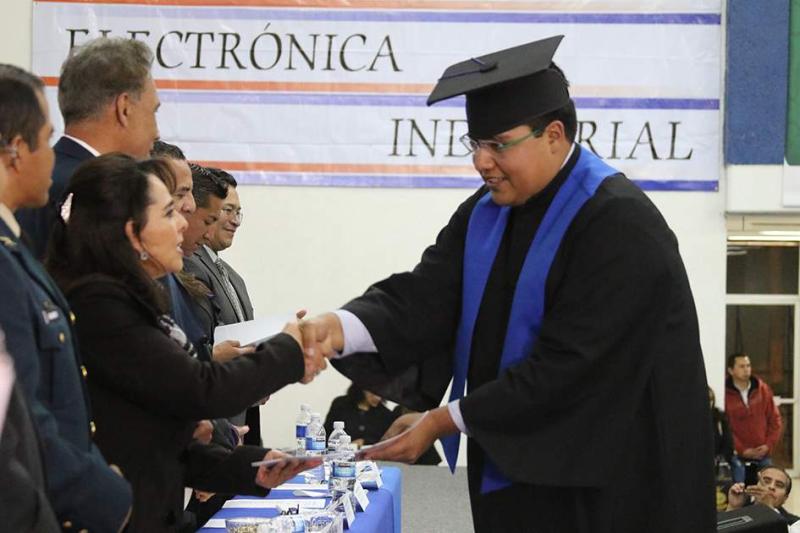 EGRESAN “HALCÓNES” GENERACIÓN AGOSTO-DICIEMBRE 2015 DEL ITTol